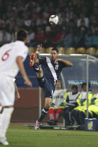 Premier League round-up: Dempsey Gets Hat-Trick As Fulham Wins - Soccer ...